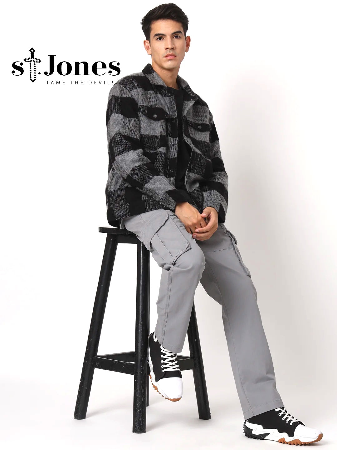 GREY BLACK FRONT BUTTON – St.Jones